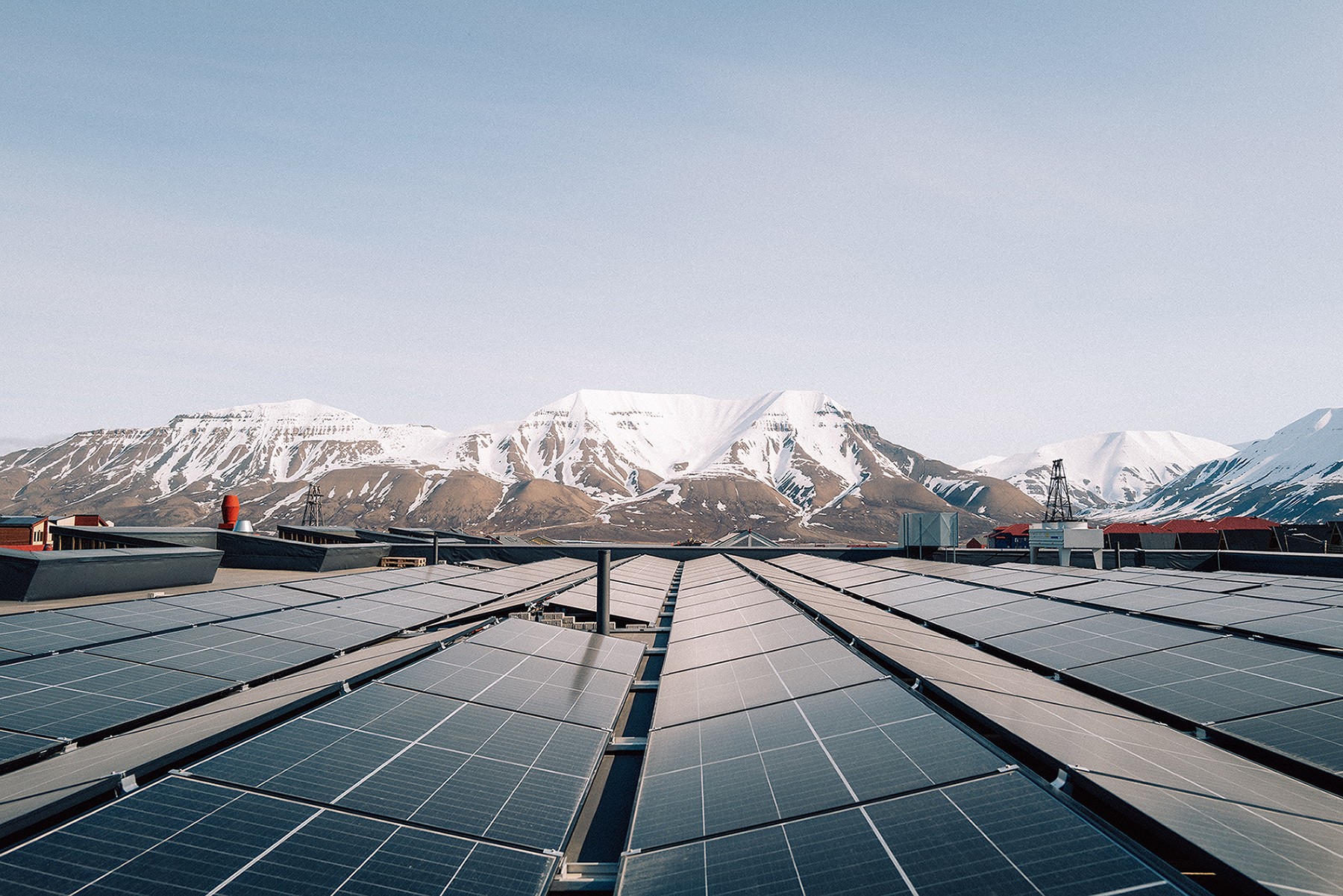 Solceller på taket er god butikk på Svalbard | SpareBank 1 Nord-Norge