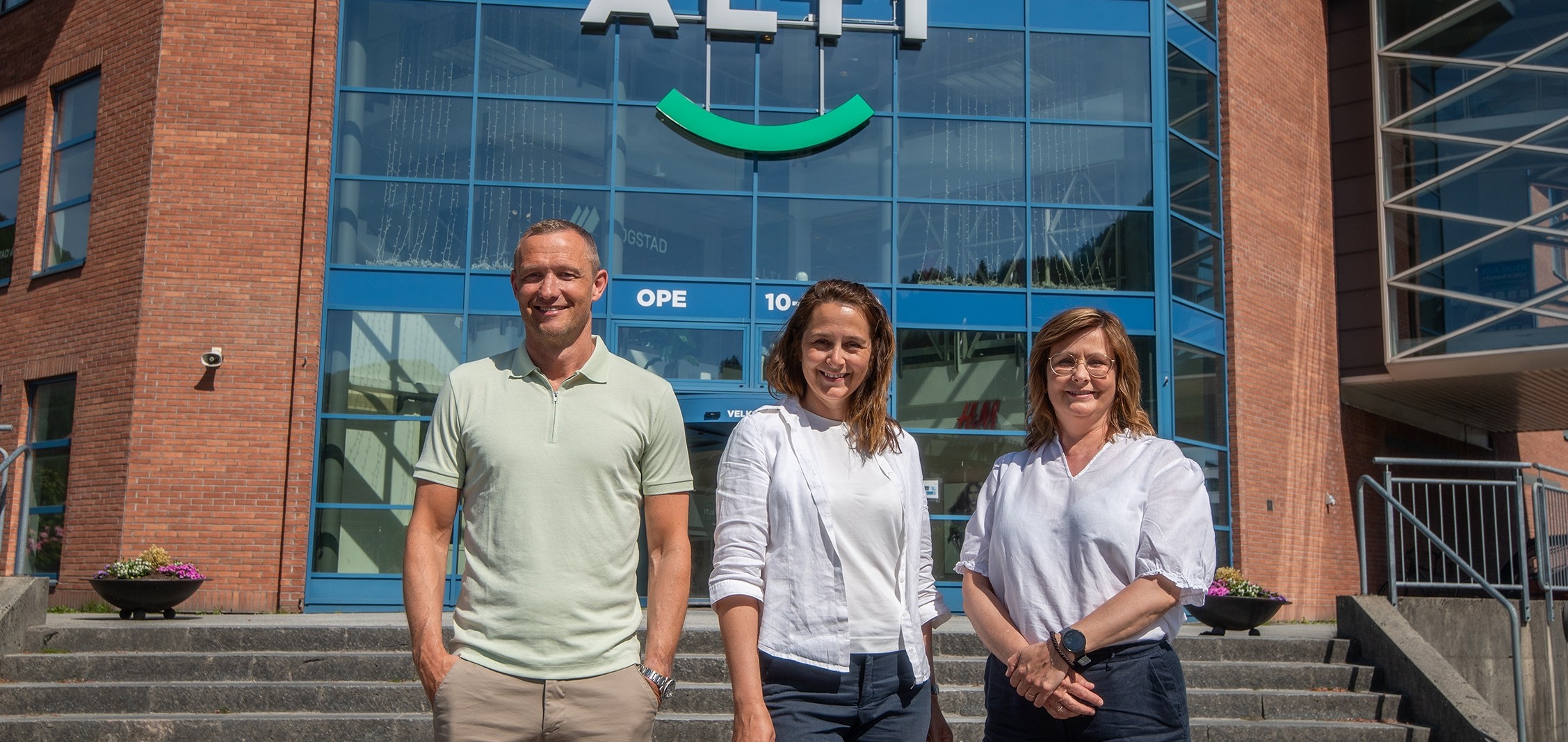 Frå 5. juni møter du banken på handelshuset Alti | SpareBank 1 Sogn og ...